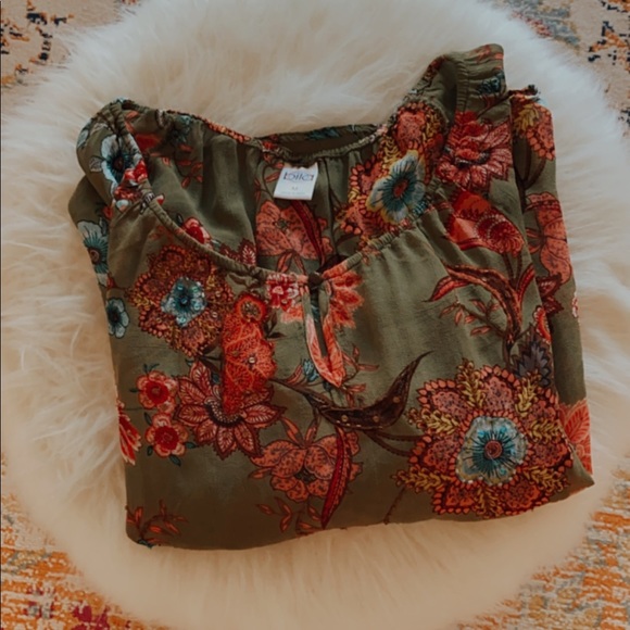Bila | Tops | Beautiful Green Floral Printed Blouse | Poshmark